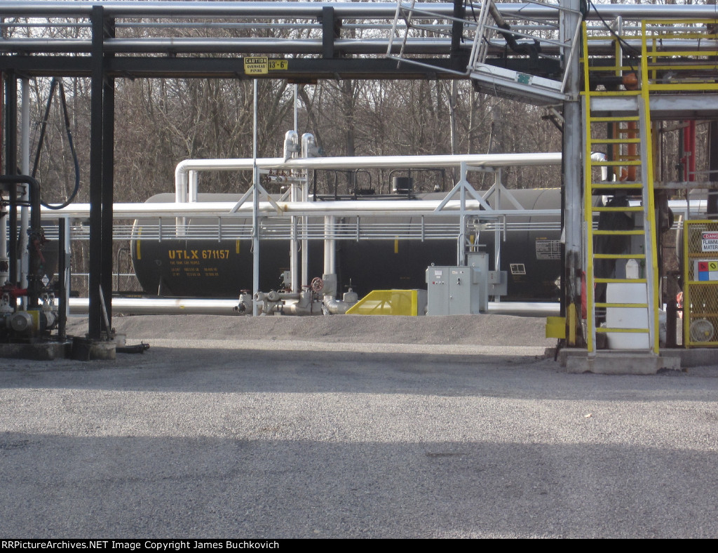 UTLX 671157 at the Suit-Kote Liquid Asphalt Rail Terminal