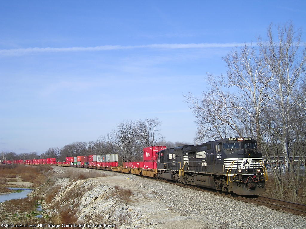 NS 9215 On NS 25 A Eastbound