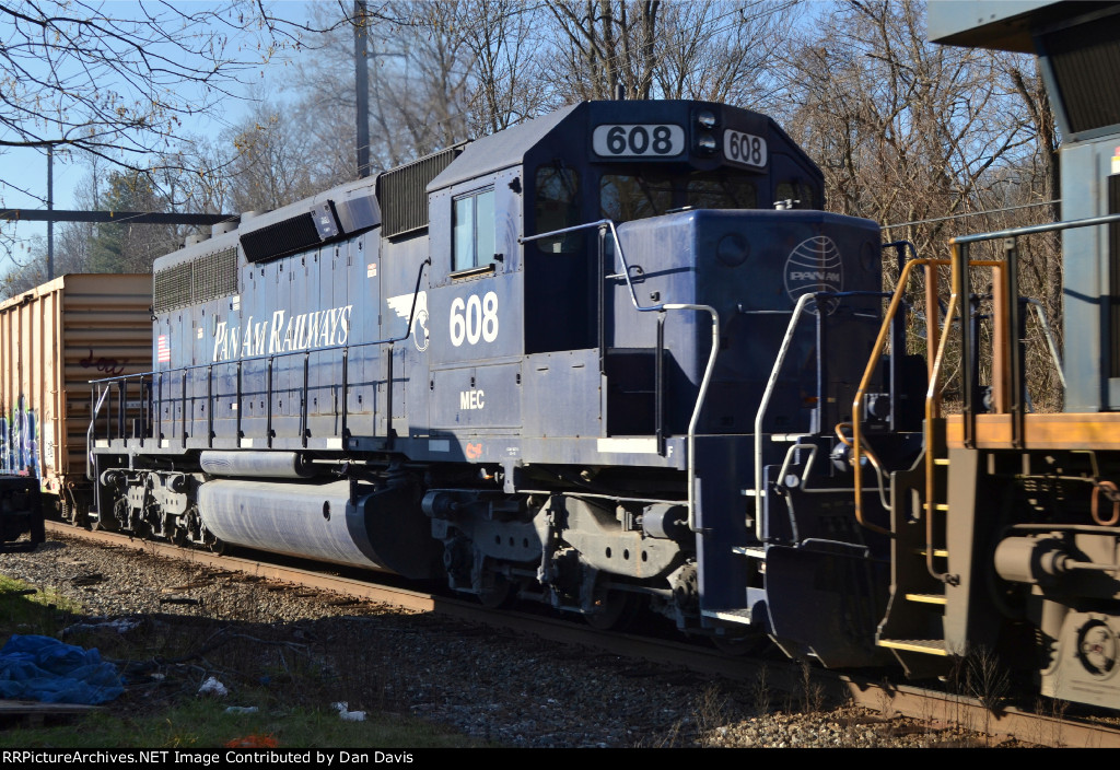 MEC SD40-2 608 trails on Q418-13