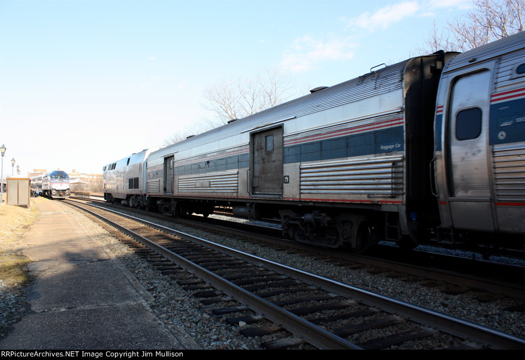 AMTK baggage car #1230 on train 80; VRE train 127 loading