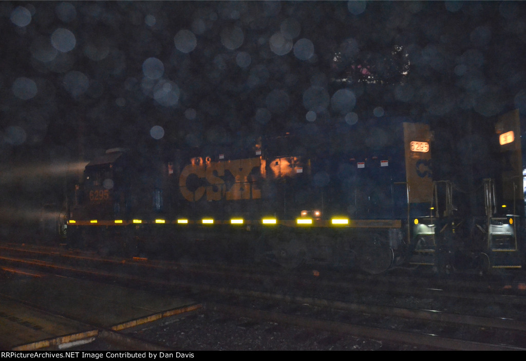 CSX GP40-2 6295 leads C746-02