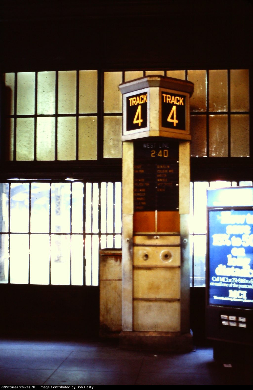 Track 4 in Concourse at Northwestern Station