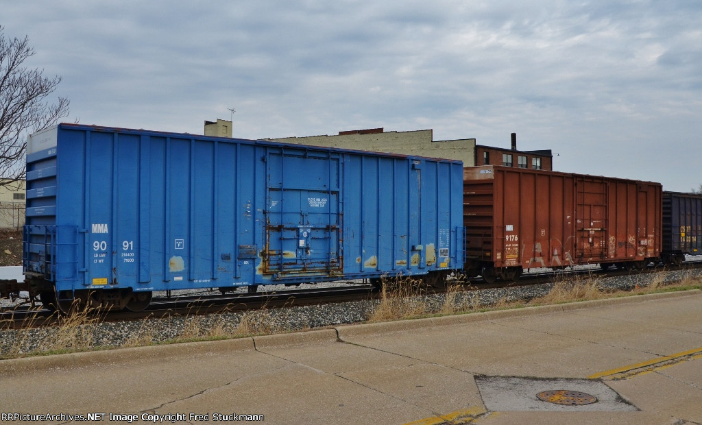 MMA 9091 & 9176 are Montreal Maine & Atlantic Railway.