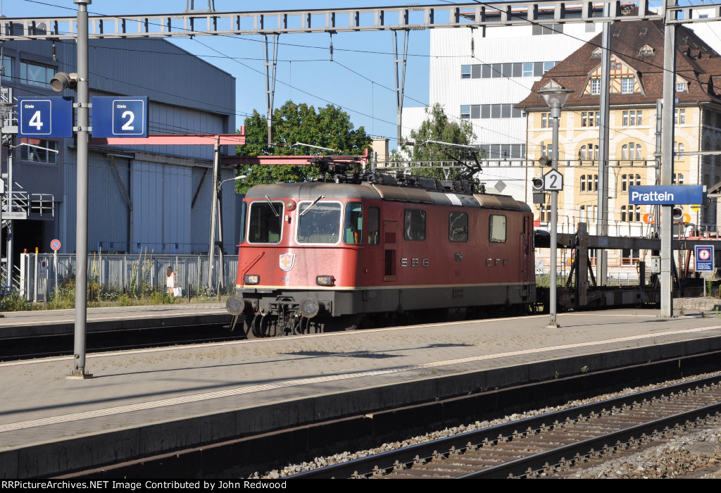 SBB 11286 passing Pratteln on short freight