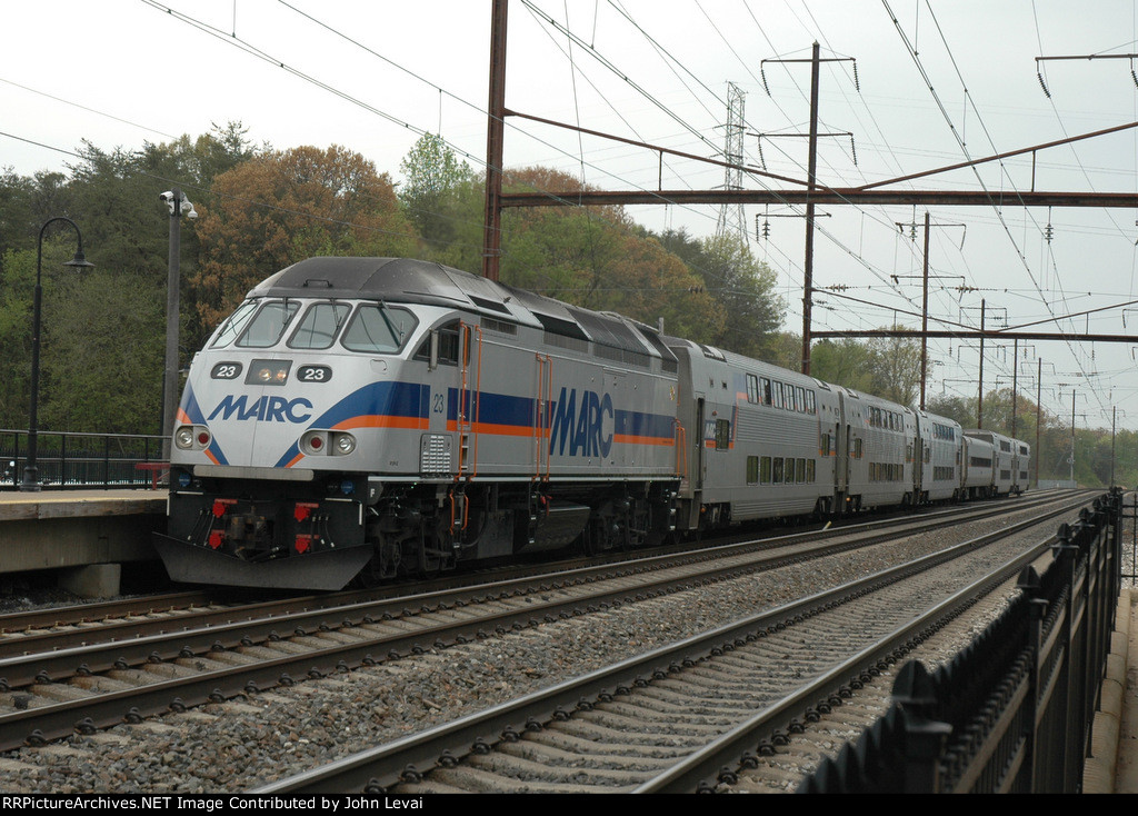 MARC Train # 536 with MP36 in the lead