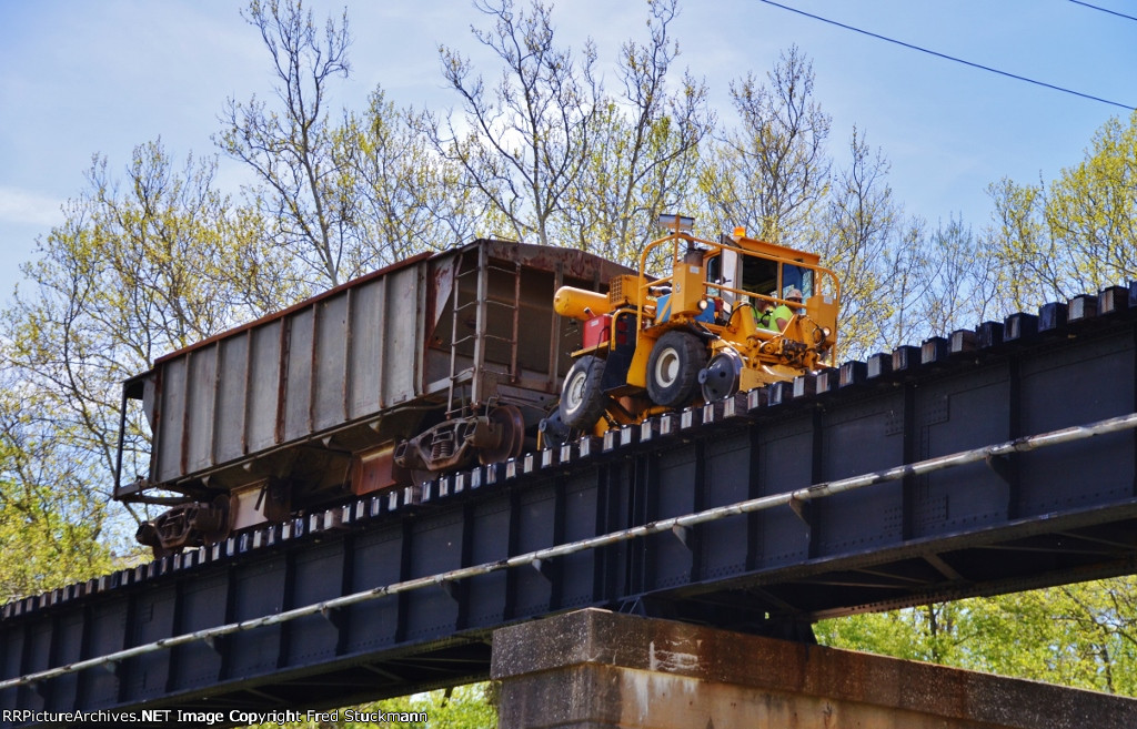 Crossing Cascade Locks.