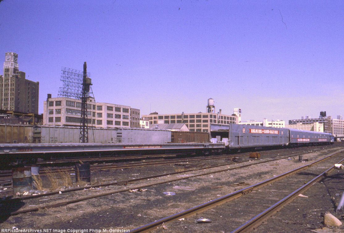 RBX 24 - Ringling Brothers, Barnum & Bailey Circus Train (Red Unit)