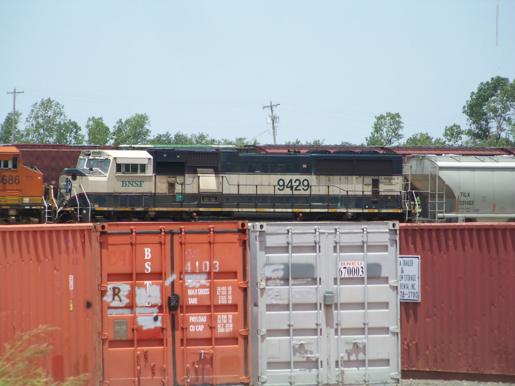 BNSF SD70MAC 9429