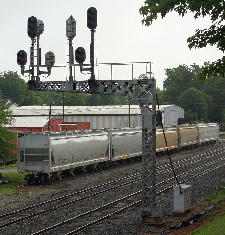 NS signals by the depot