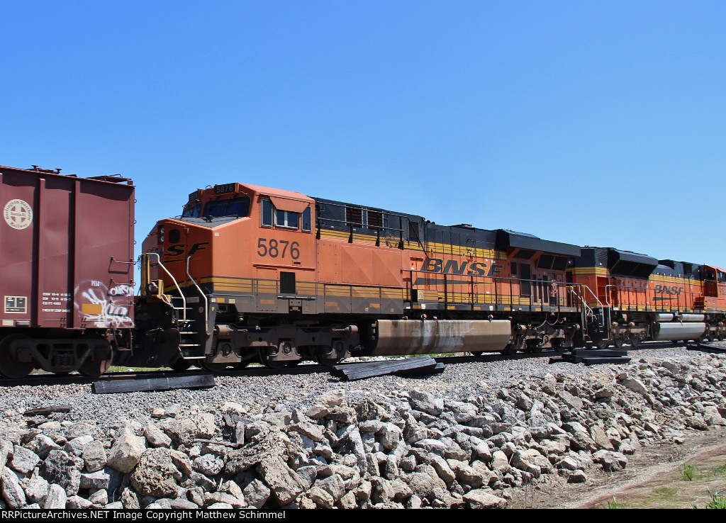 BNSF 5876