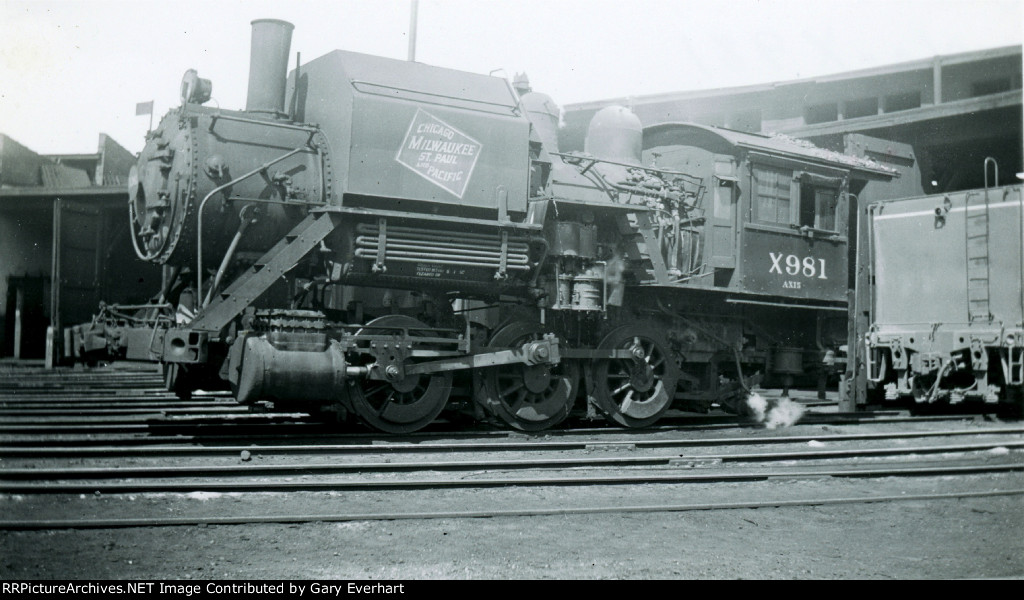 [USA] unusual Milwaukee steam locomotive : r/trains