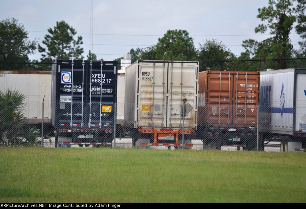 XFEU 668217 FEC Container