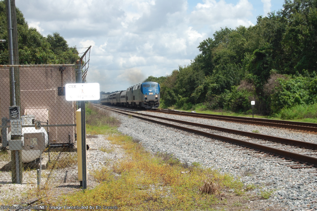 Amtrak 91 the Silver Star approaching Woodrow Wilson St crossing