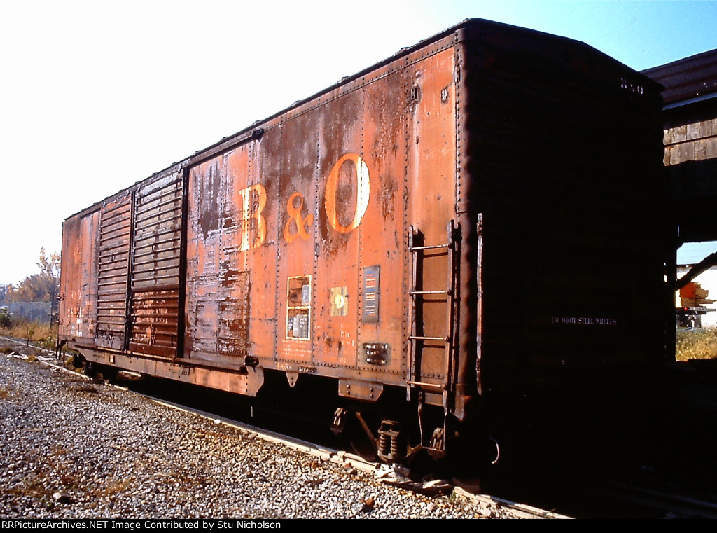Old B&O boxcar on the siding at Delaware, Ohio in 1987-88.