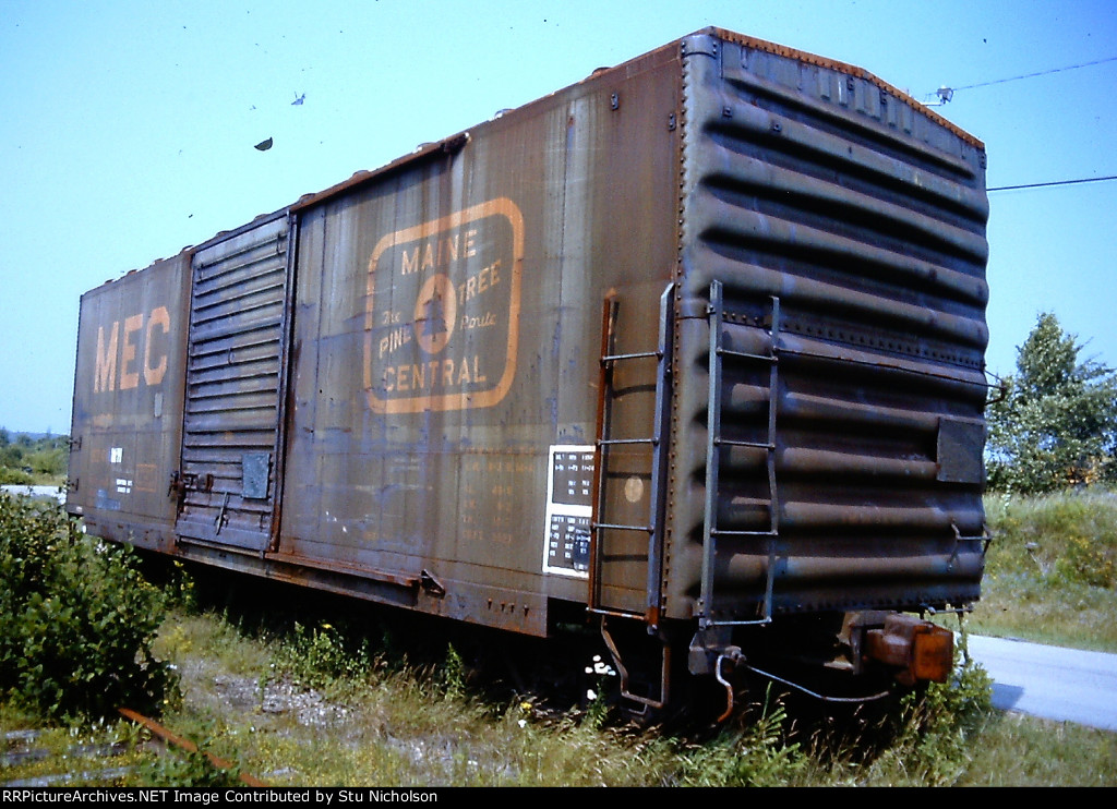 Machias (MEC) Depot and long abandoned Boxcar.