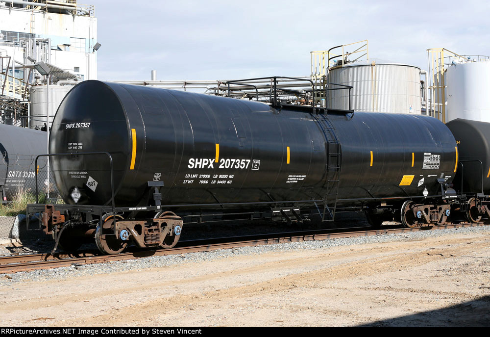 SHPX 207357 ARI tank with UN3257 & Hot placard