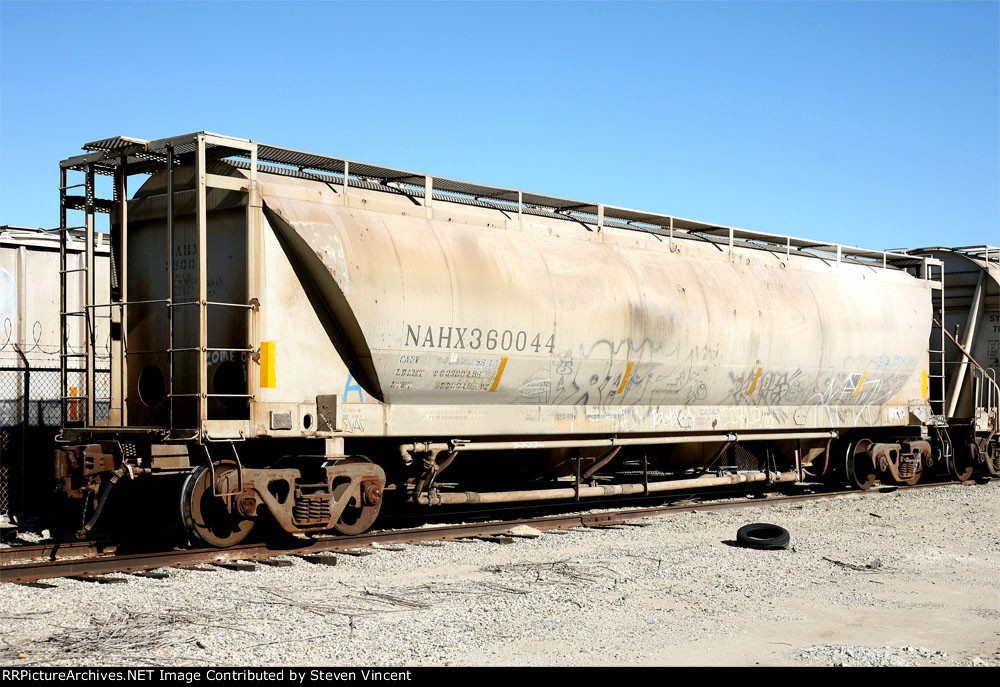 NAHX 360044 3605 cu ft 4 bay PD covered hopper rebuilt from 3 bay.