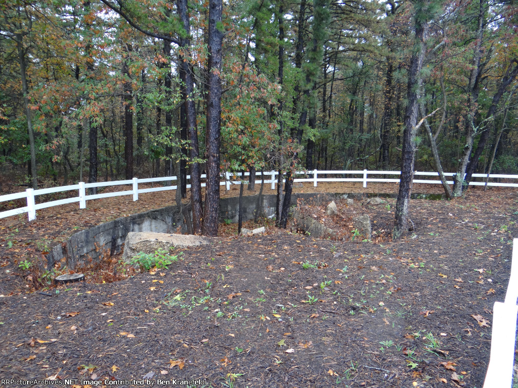 Turntable pit at Whiting