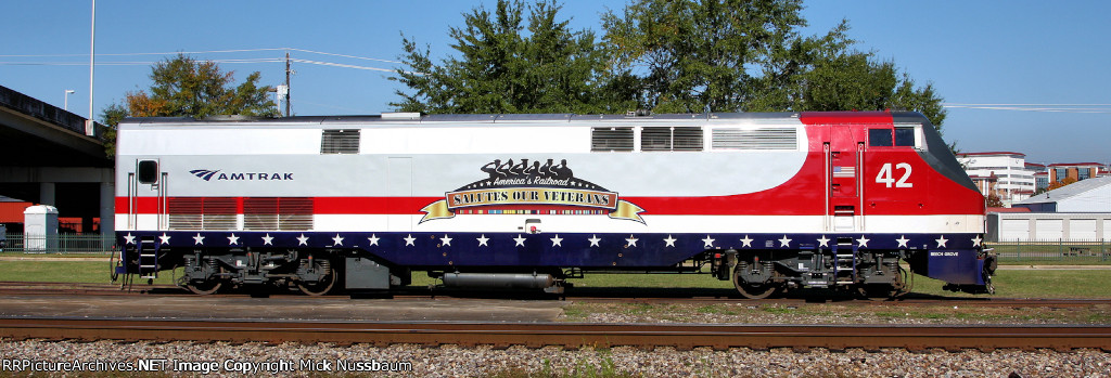 Amtrak #42 roster shot