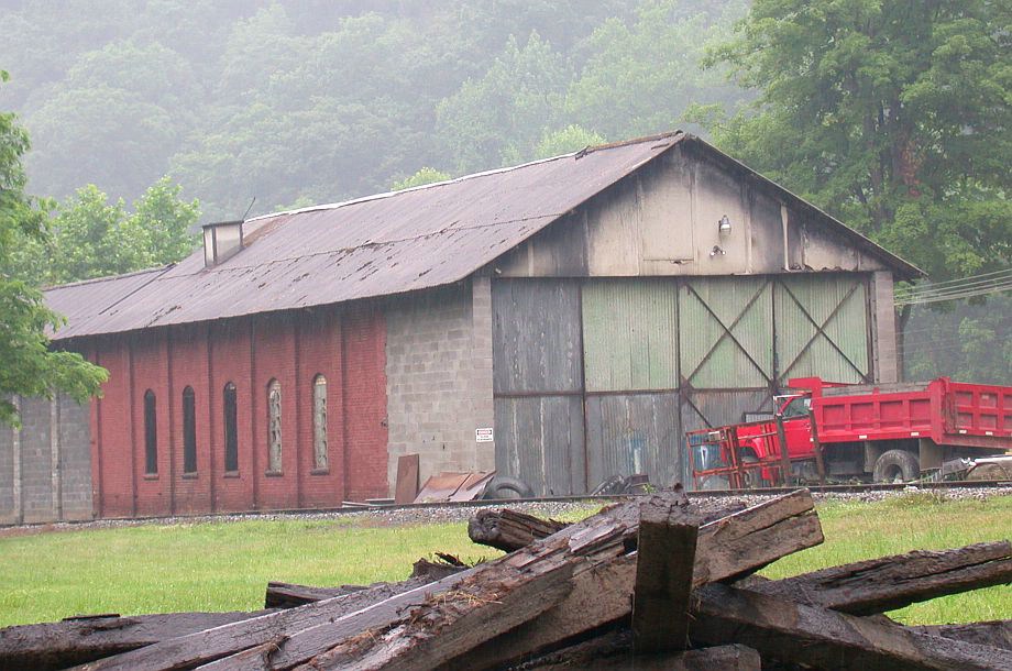 Winifrede RR enginehouse?