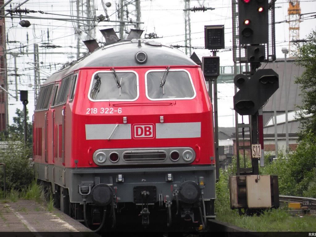 The 218's make their way out of Hamburg Main Station.