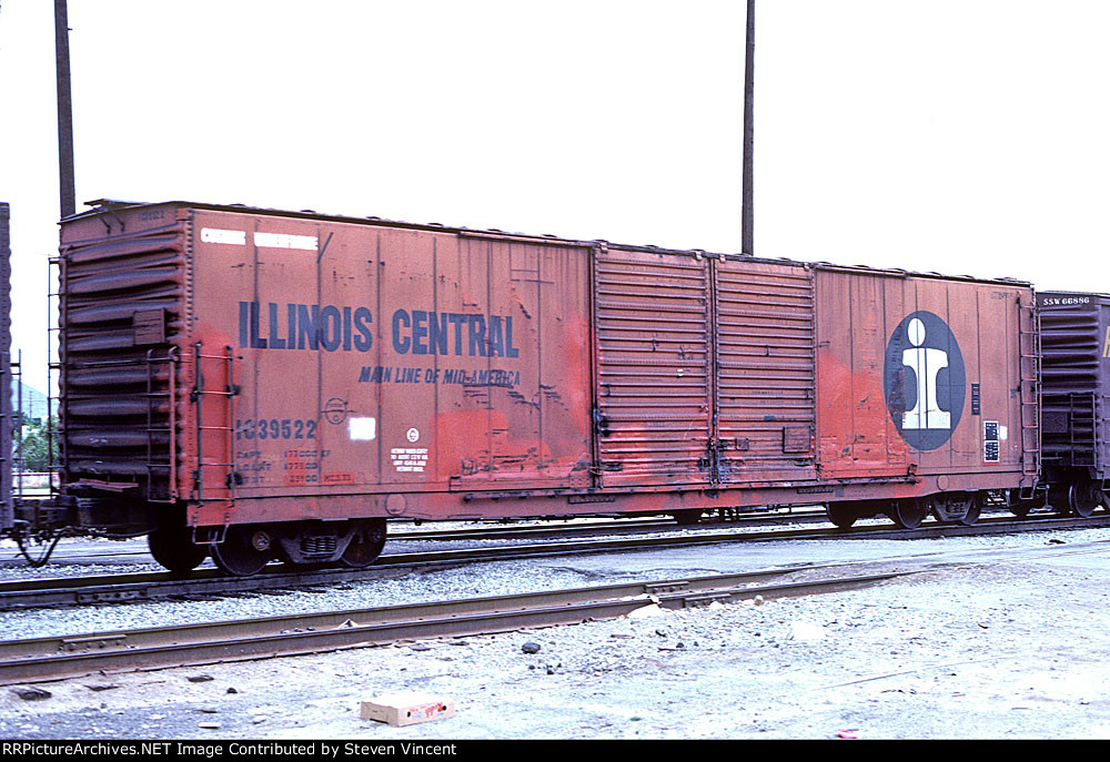 Illinois Central auto parts box #39522