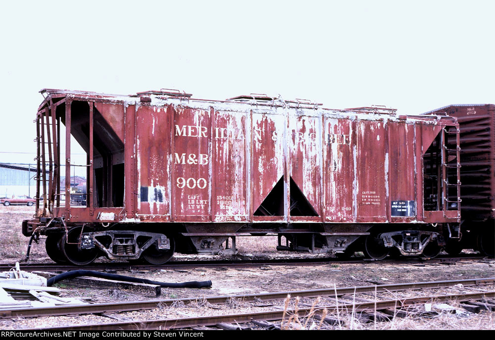 Meridian & Bigbee covered hopper #900