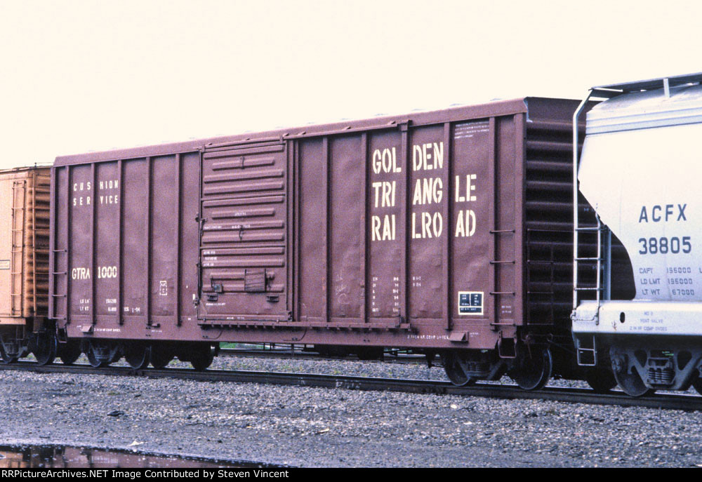 Golden Triangle RR box car GTRA #1000