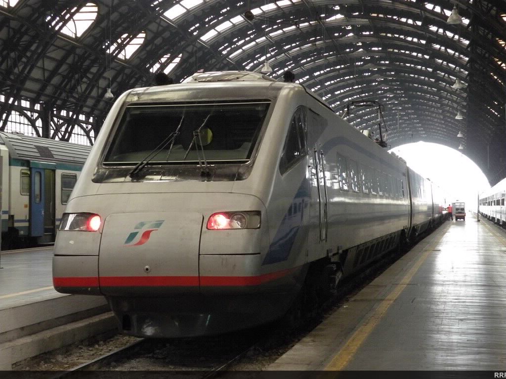 ETR 470 tilting high speed set.