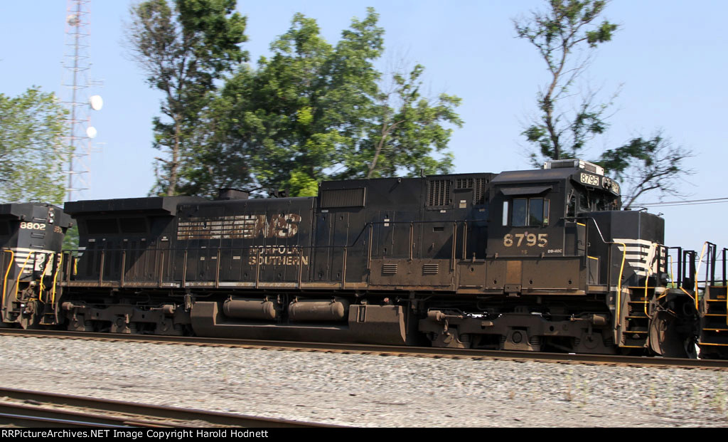 NS 8795