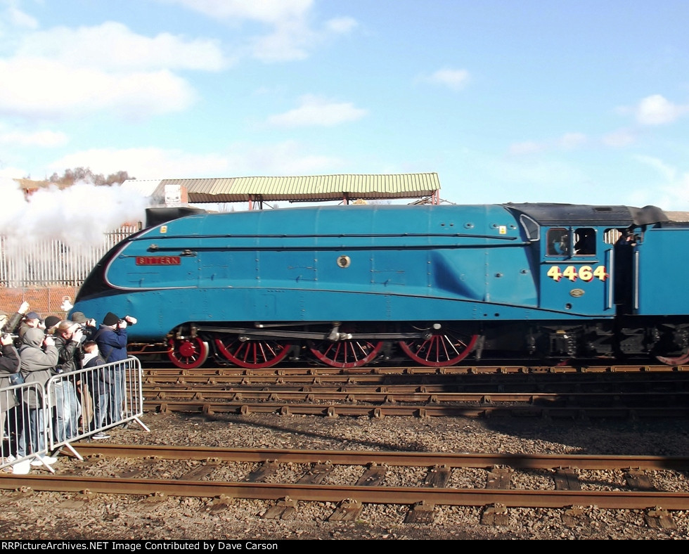A4 4464 Bittern on a passenger shuttle
