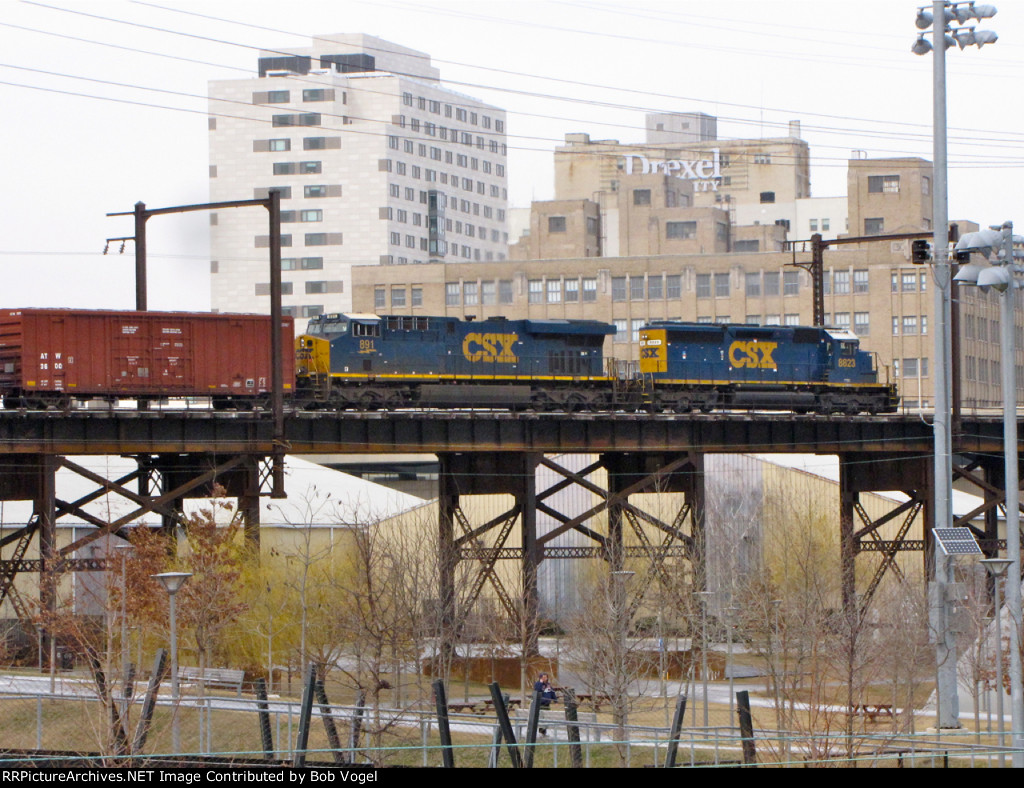 CSX 8823 and 891