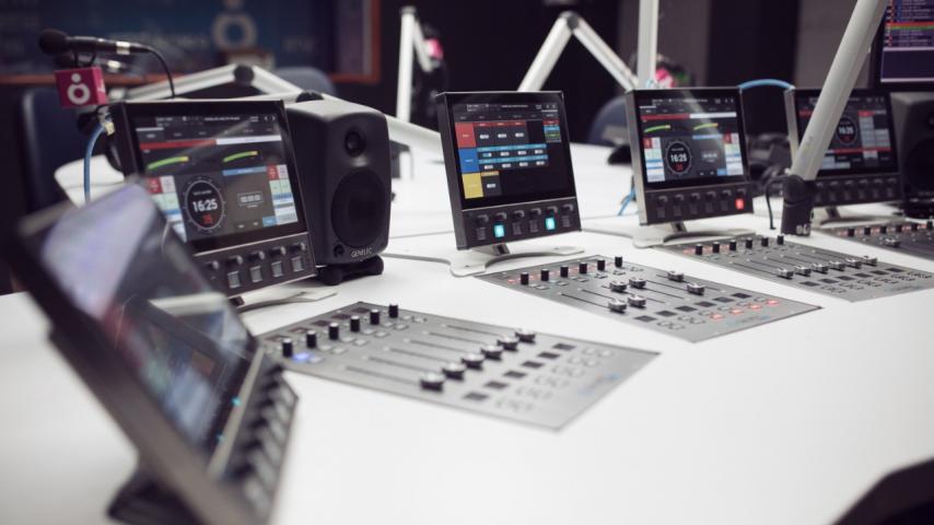 Conoce las nuevas consolas de Radiónica, nuestra emisora juvenil y ...