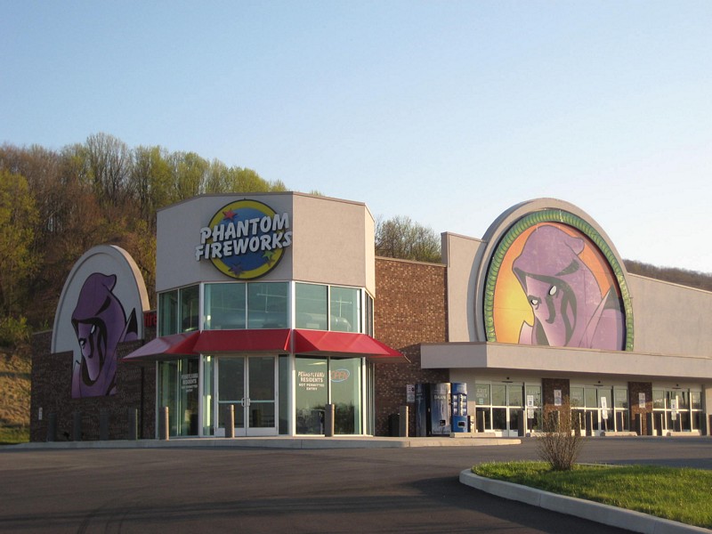 Phantom Fireworks : Locations : Phantom of Easton