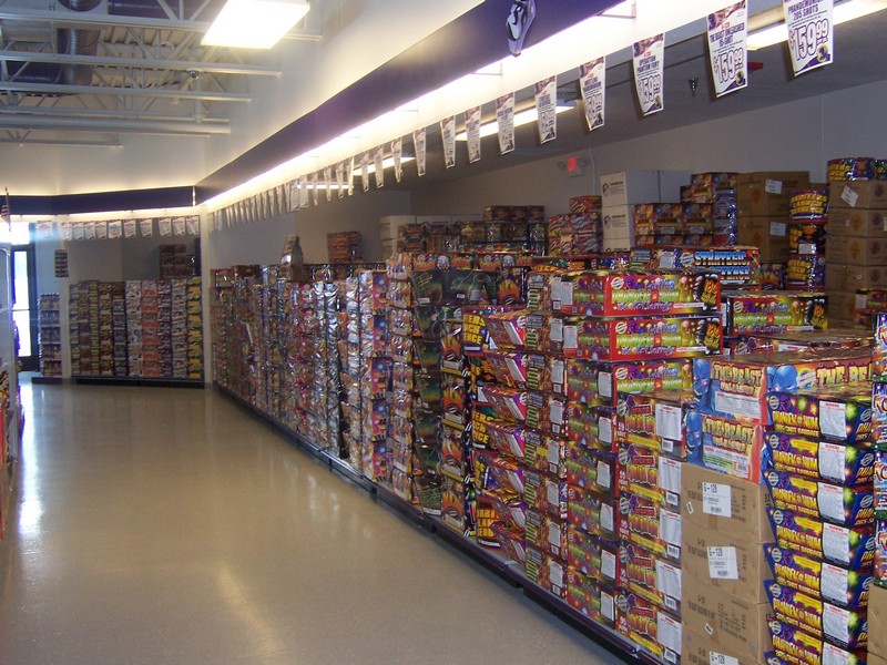 Phantom Fireworks : Locations : Phantom of Roberts