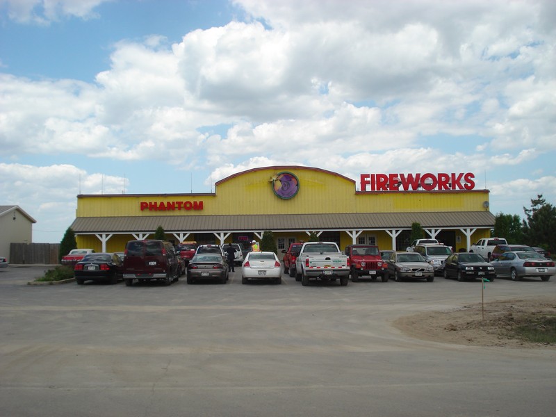 Phantom Fireworks : Locations : Phantom of Racine