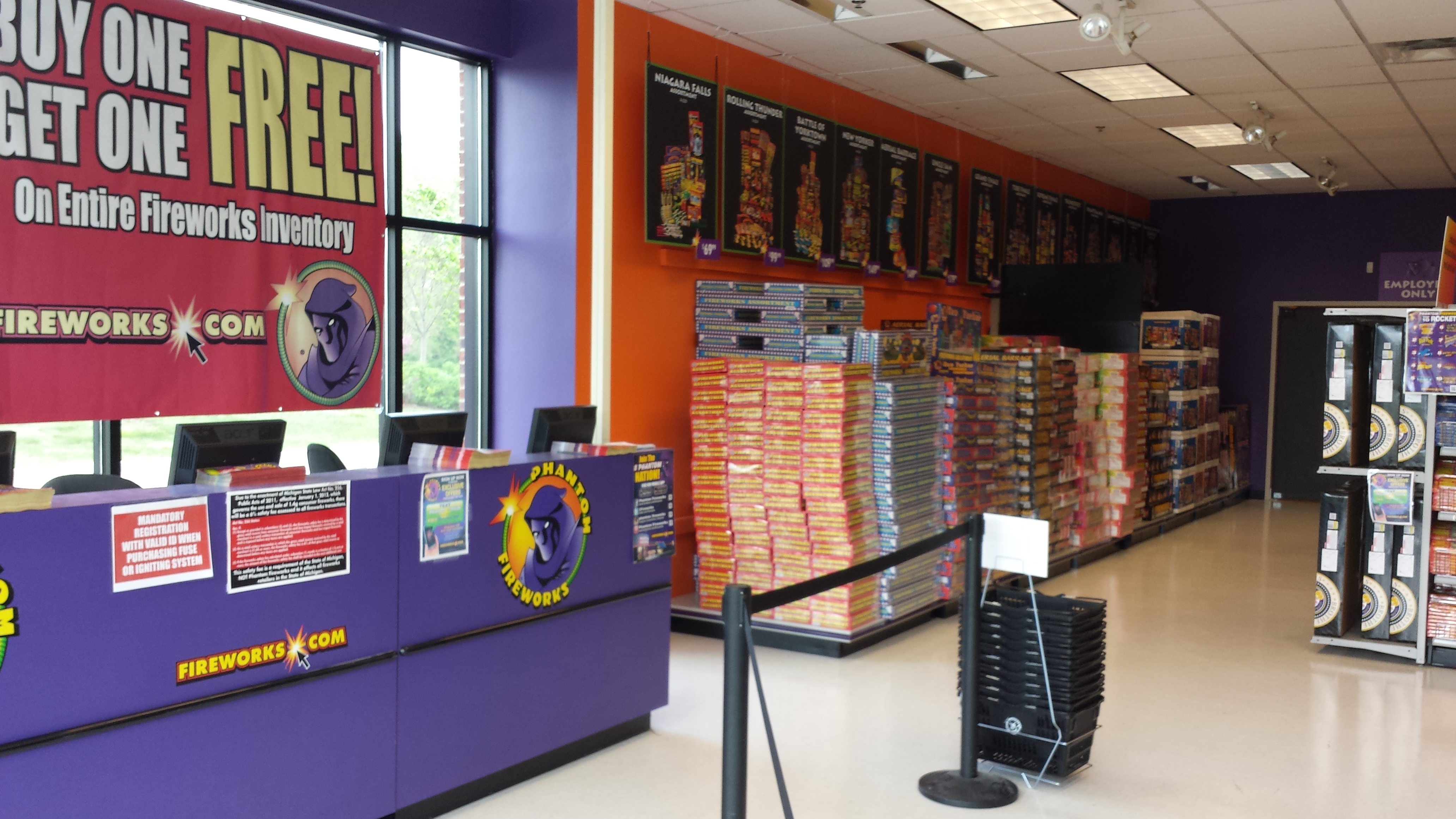 Phantom Fireworks : Locations : Phantom of Taylor