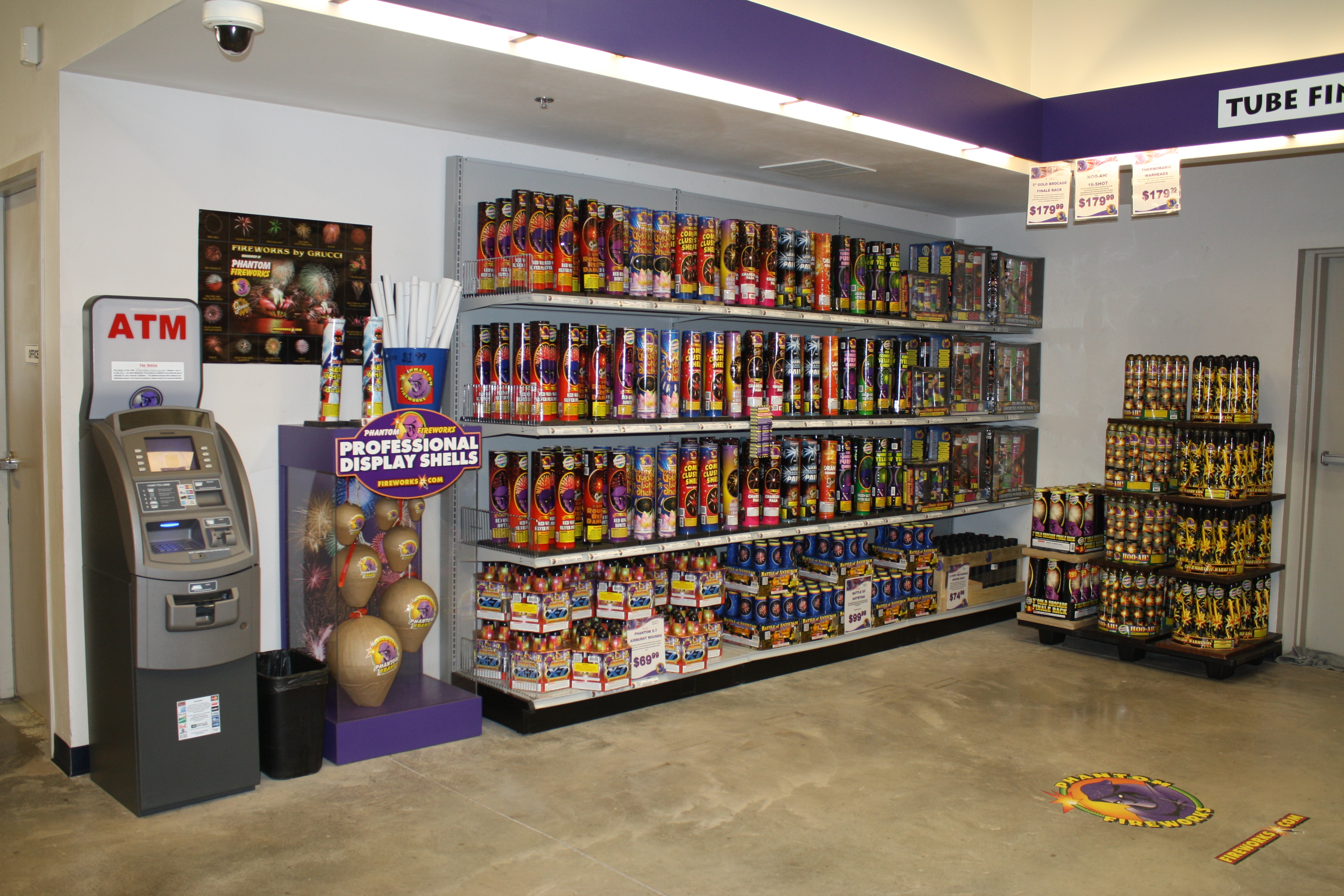 Phantom Fireworks : Locations : Phantom of Roadforks