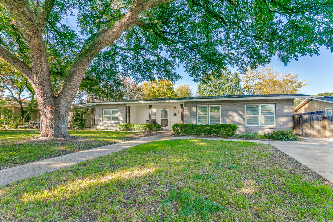 327 Ridgehaven Pl, San Antonio, TX 78209