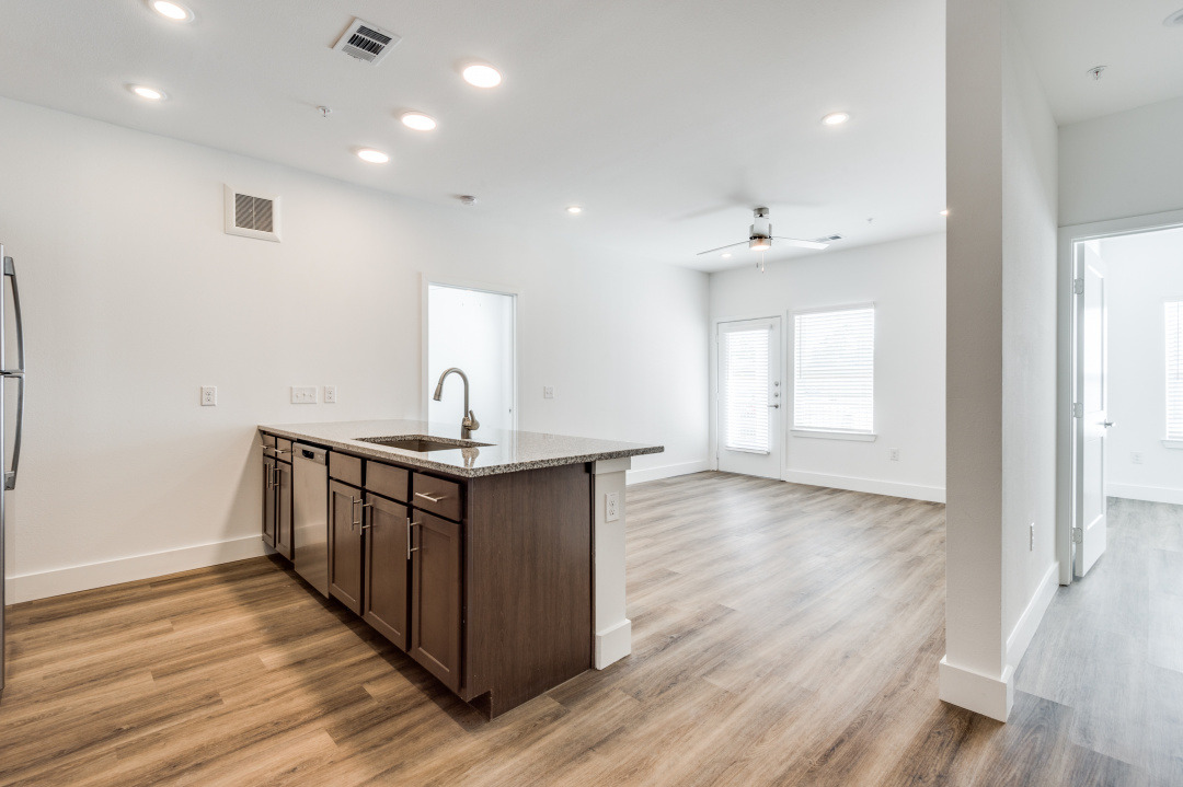 13101 Jones Rd, Houston, TX 77070