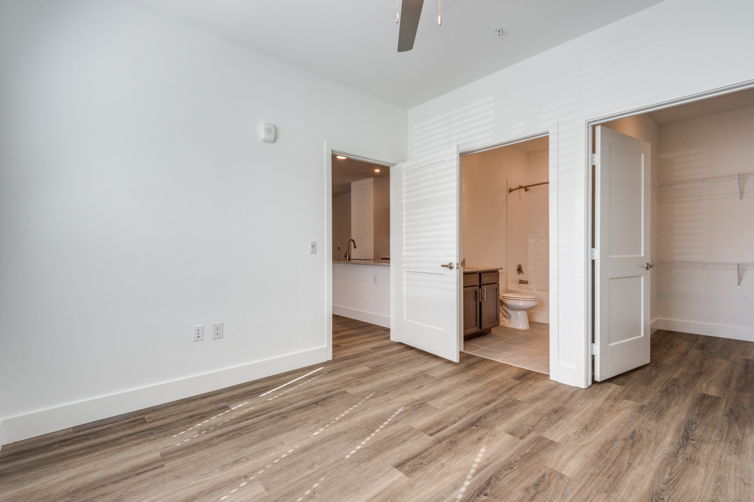 13101 Jones Rd, Houston, TX 77070