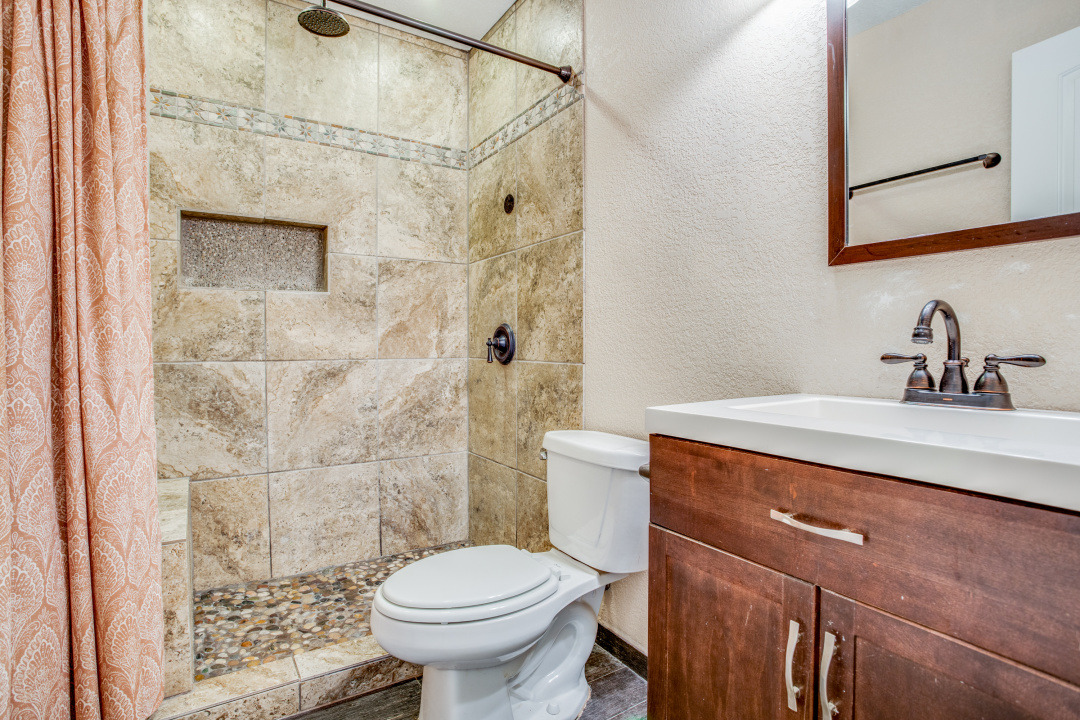 5808 Willow View Dr, Arlington, TX 76017