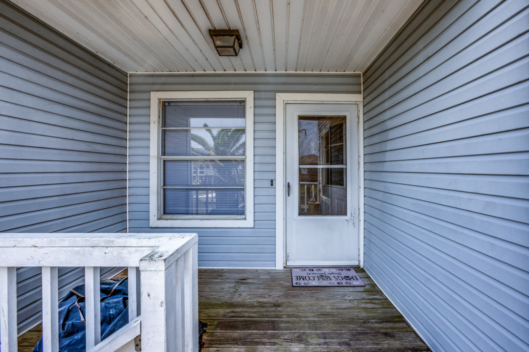 175 Sand Shoals Rd, Freeport, TX 77541