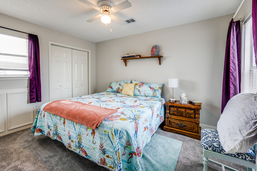 175 Sand Shoals Rd, Freeport, TX 77541