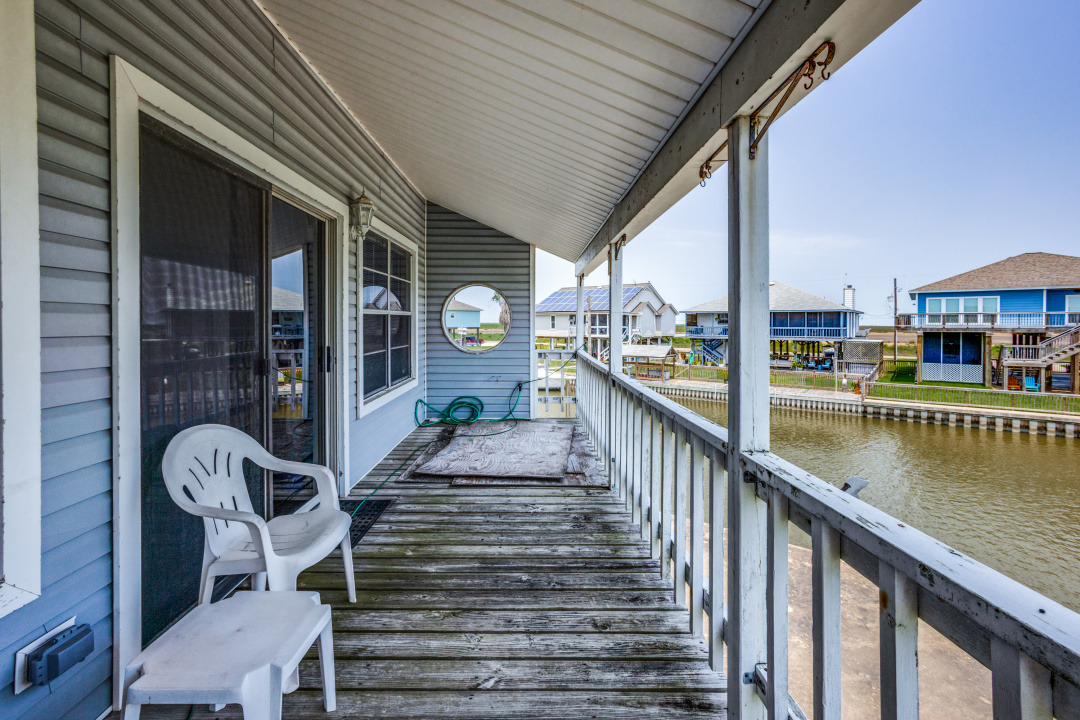 175 Sand Shoals Rd, Freeport, TX 77541