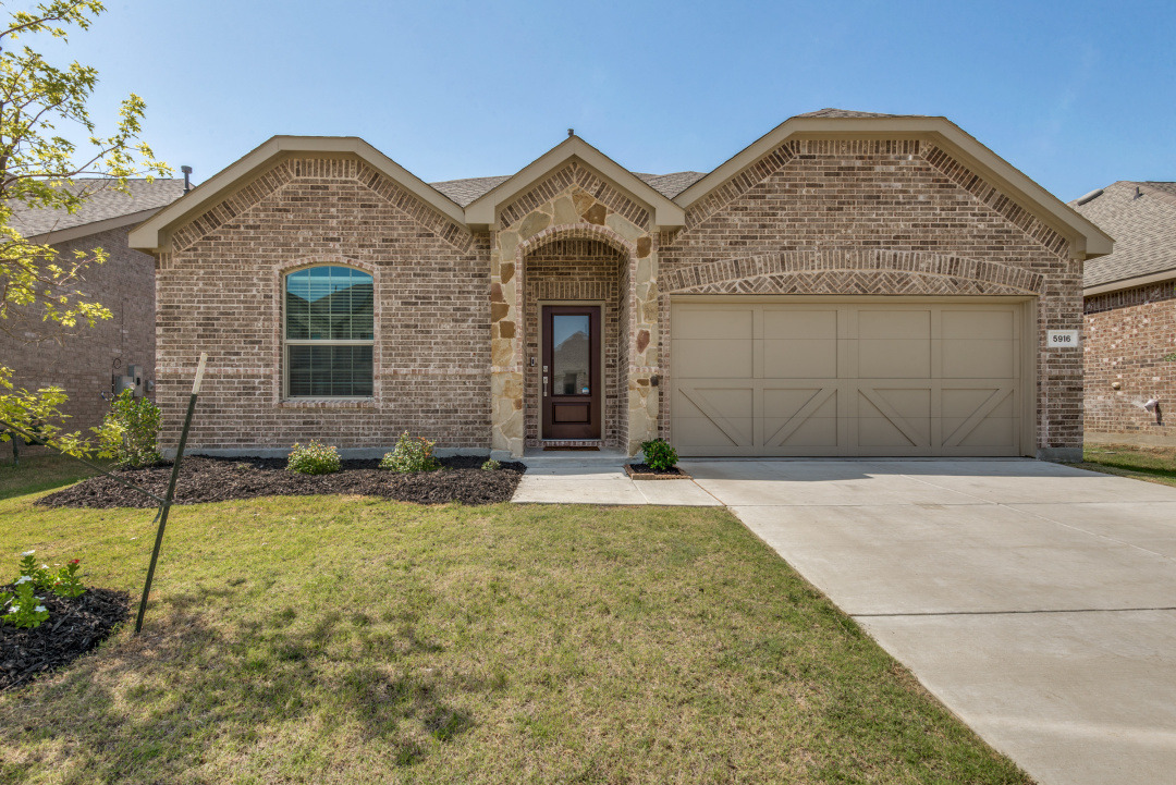 5916 Pensby Dr, Aubrey, TX 76227