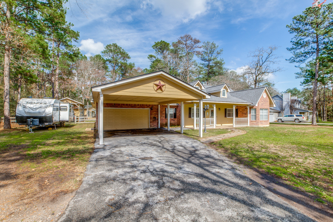 22414 Meadowsweet Dr, Magnolia, TX 77355