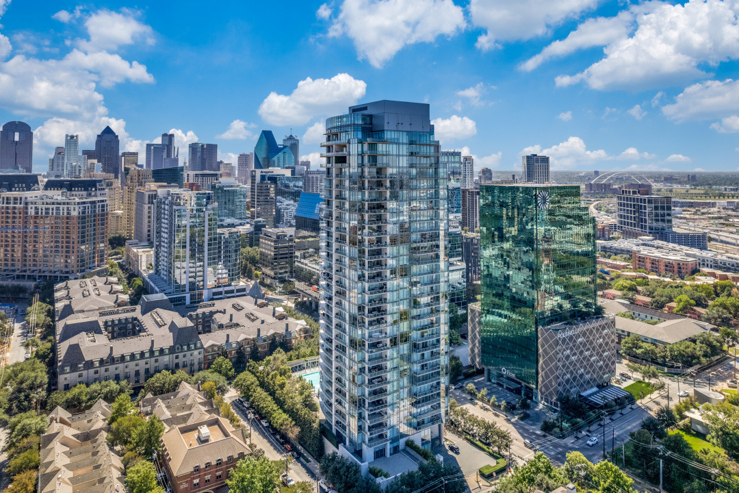 2728 N Harwood St, Dallas, TX 75201