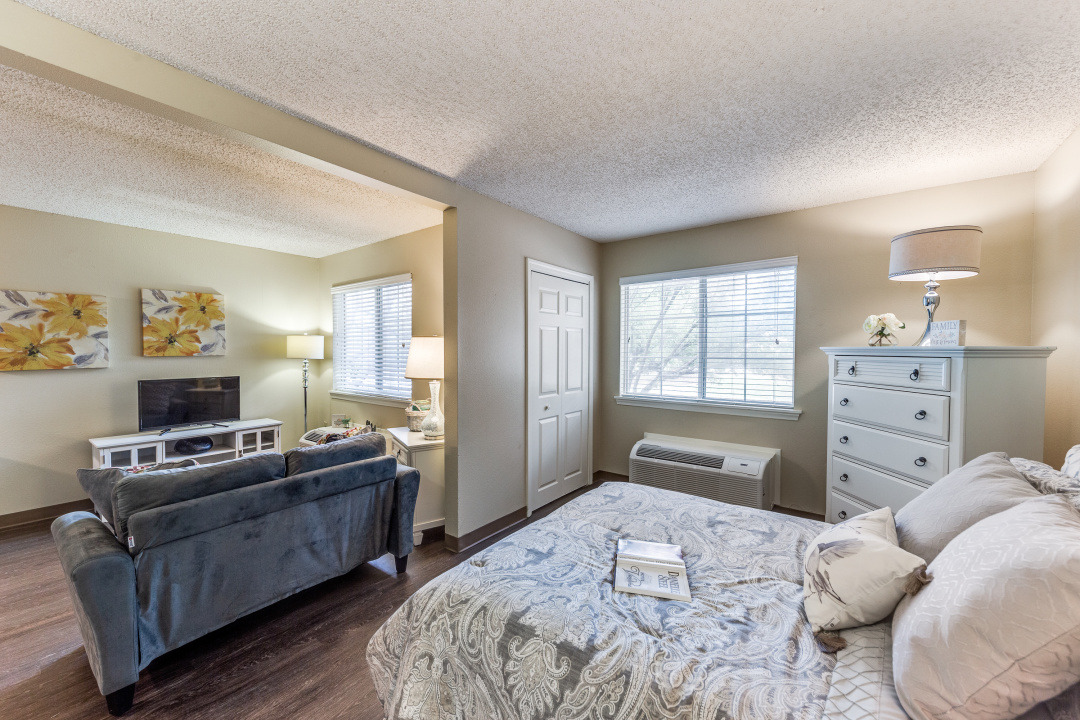 855 E Basse Rd, San Antonio, TX 78203