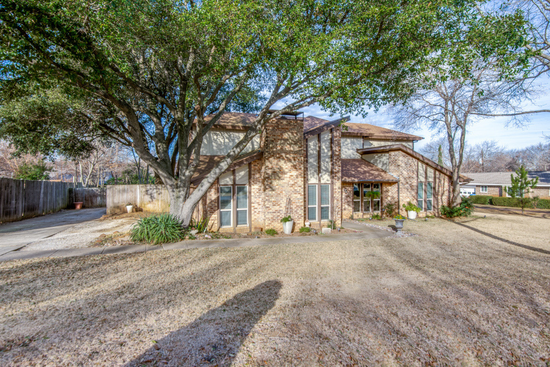 211 Stone Canyon Dr., Highland Village, TX 75077